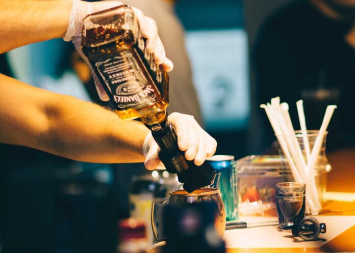 Unleash Your Inner Bartender: Tips for Making Delicious Drinks at Home ...