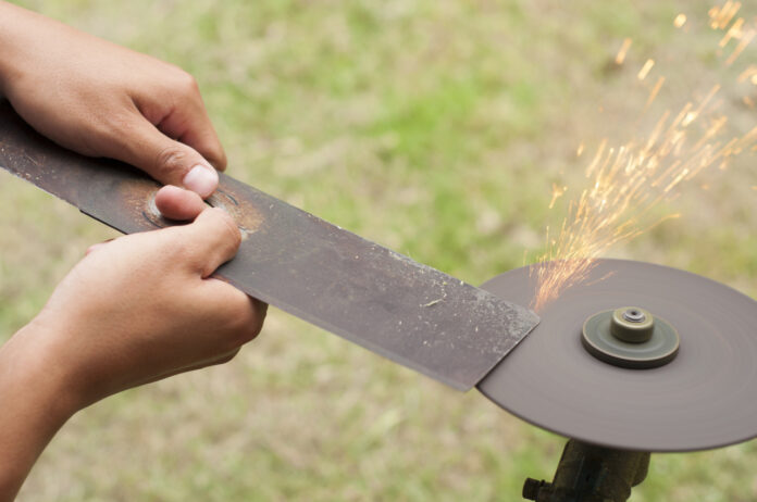 The Essential Guide to Lawn Mower Blades: Types, Sizes, and Maintenance ...