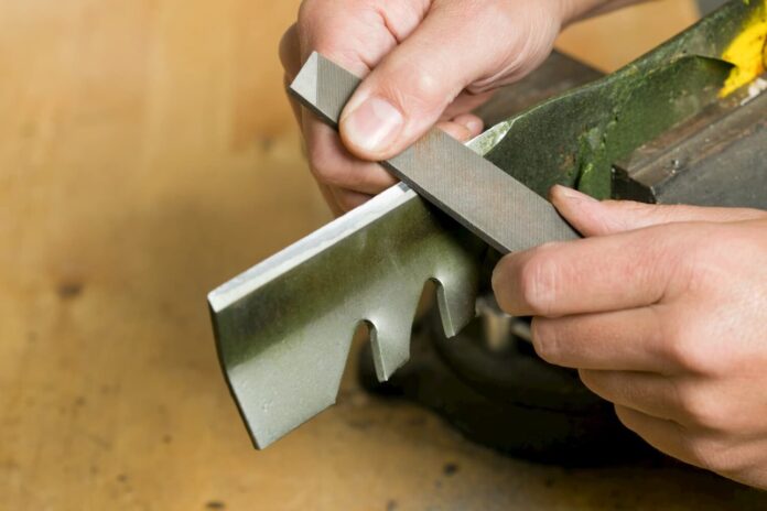 The Essential Guide to Lawn Mower Blades: Types, Sizes, and Maintenance ...