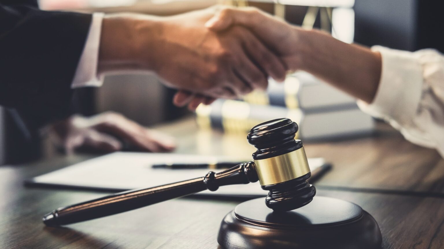 Plea Bargaining: What It Is and How It Works in Criminal Defense - Omnitos