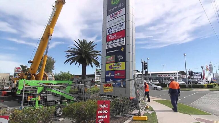 The Ultimate Guide to Using Pylon Signs for Business - Omnitos